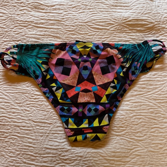 La Hearts | Swim | Xs Bikini Bottom 9s Retro | Poshmark